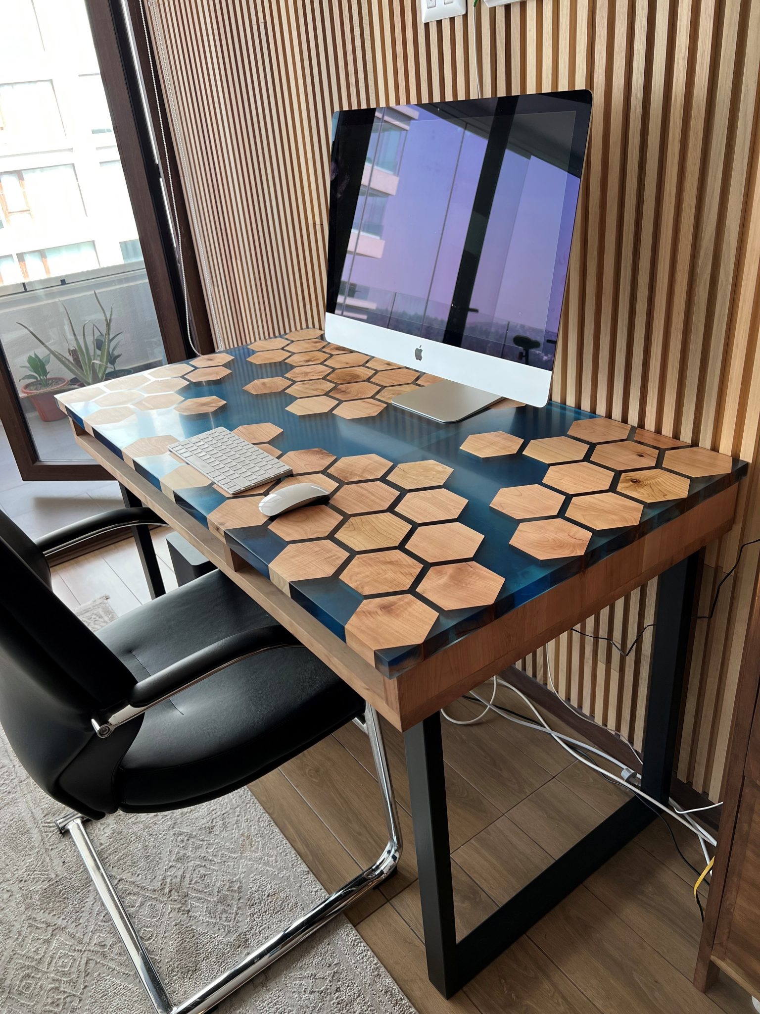 Escritorio hexagonal y resina Epoxy – Muebles Máximo Diseño